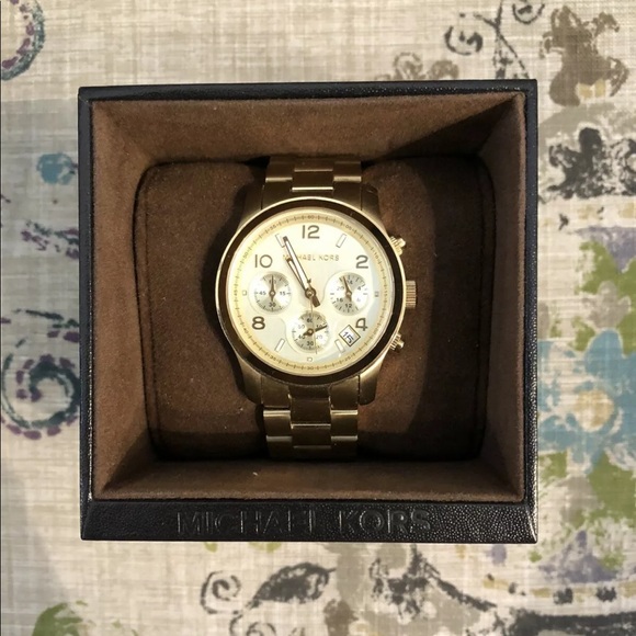 Michael Kors | Accessories | Michael Kors Runway Mk555 Midsize ...